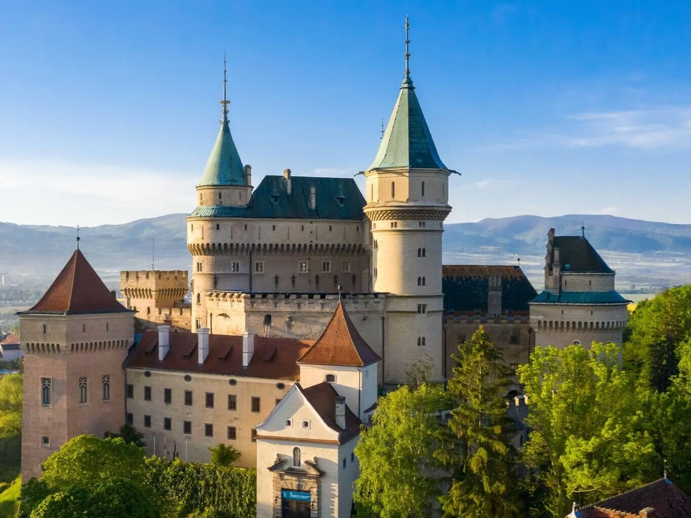 The most beautiful Slovakian Castles - e-travel